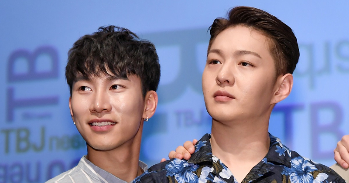 [포토엔HD] 비투비(BTOB) 이창섭 '미소는 바로 이런 것!