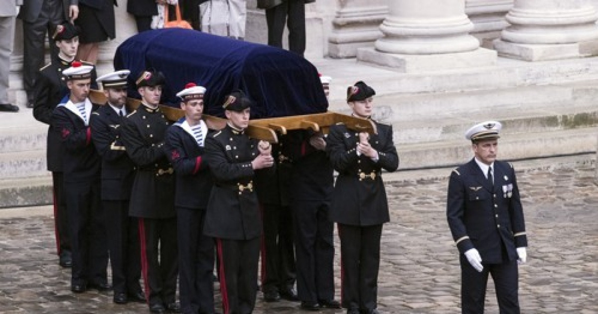 FRANCE DASSAULT FUNERAL
