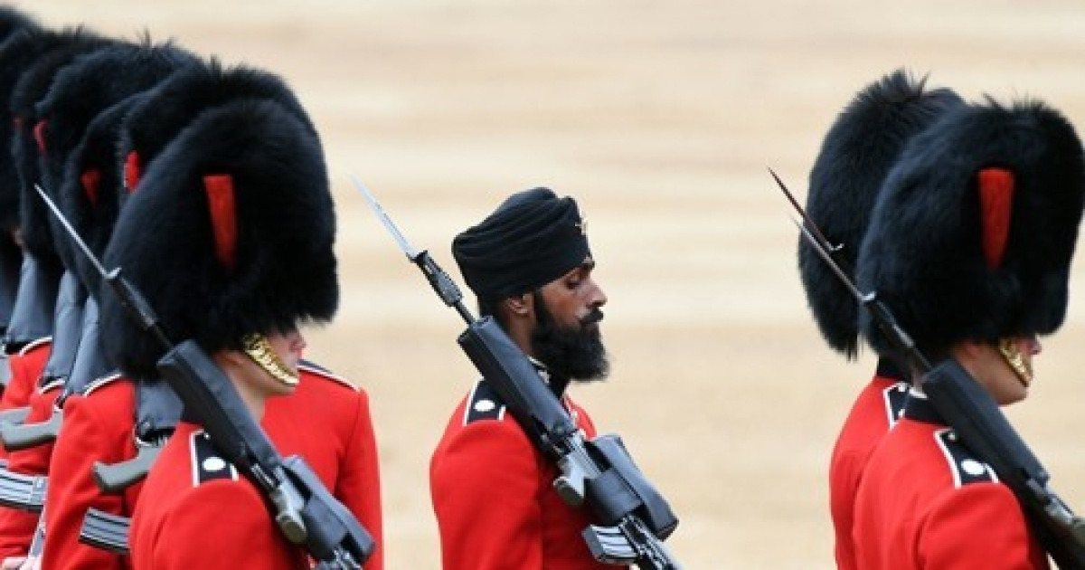 Britain Queen Parade