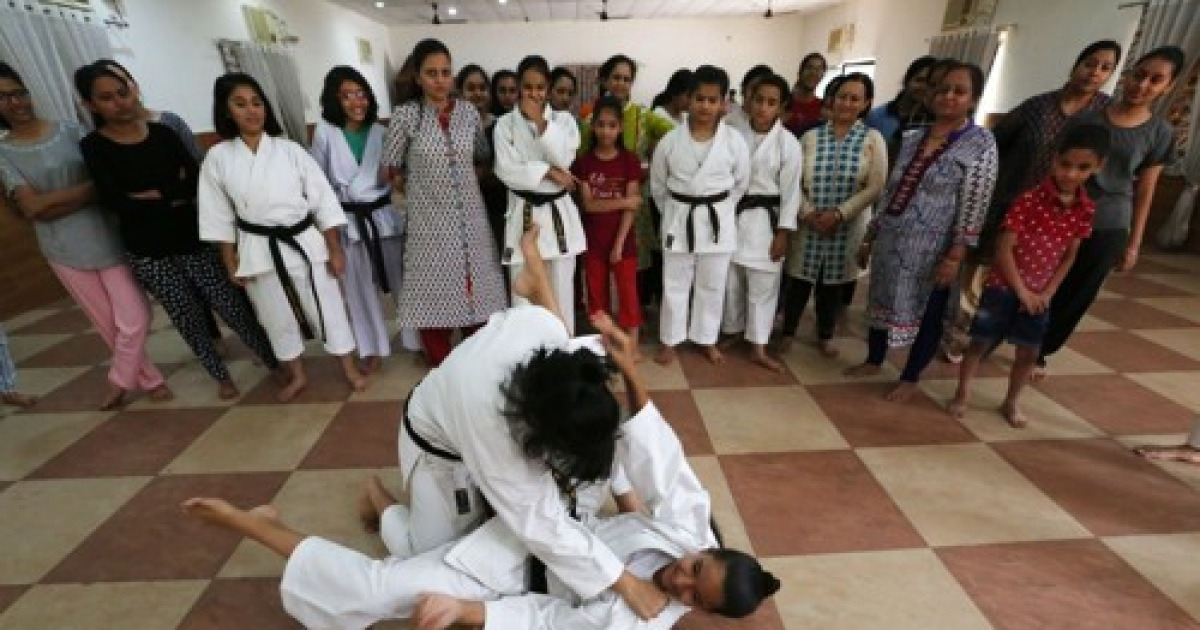 INDIA SELF-DEFENSE WOMEN SAFETY