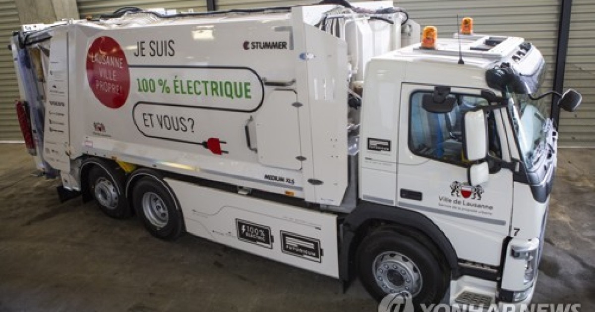 SWITZERLAND ELECTRIC WASTE DISPOSAL TRUCK