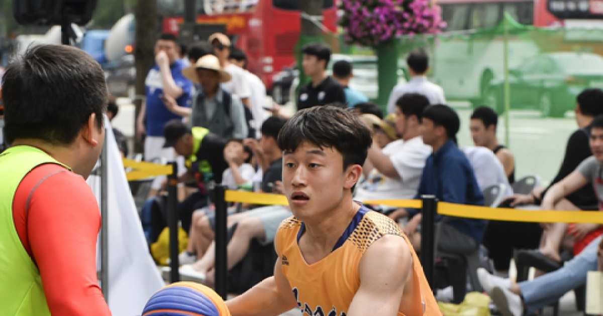 [JB포토] Assist '3X3 농구의 묘미는 화려한 드리블'