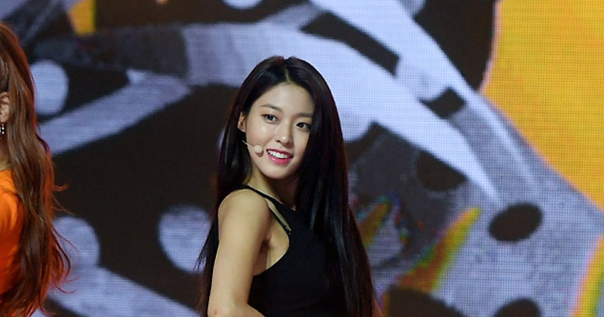 [TD포토] AOA 설현 '완벽한 비율의 몸매'