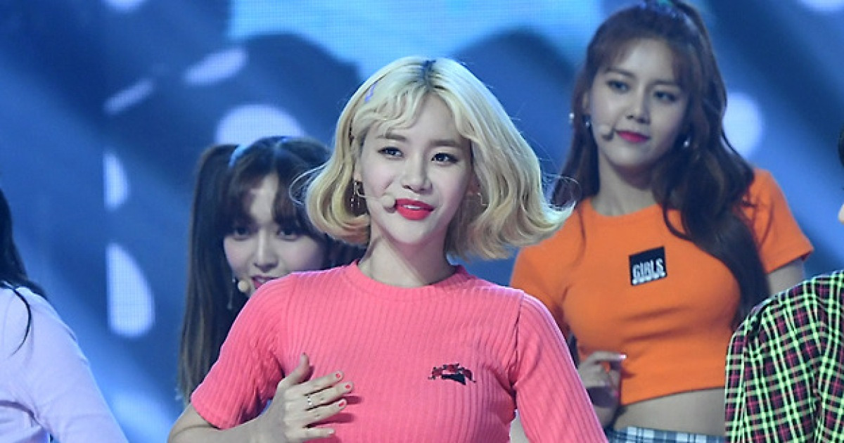 [TD포토] AOA 유나 '자신감 넘치는 워킹'