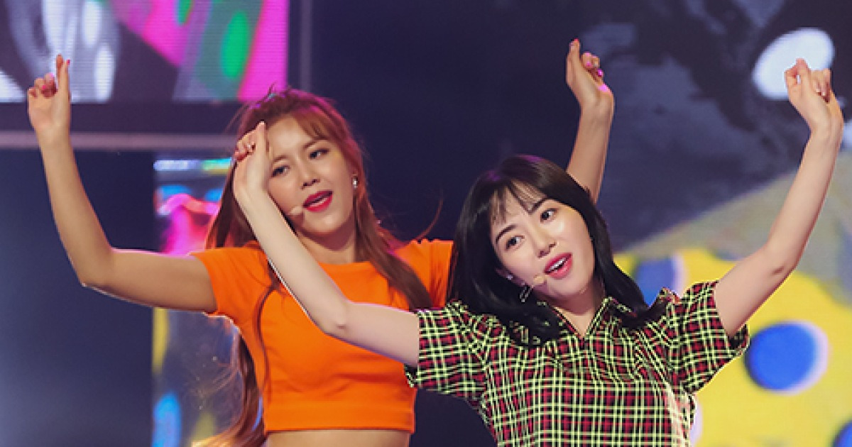 [bnt포토] AOA 혜정-민아 '폴짝폴짝'