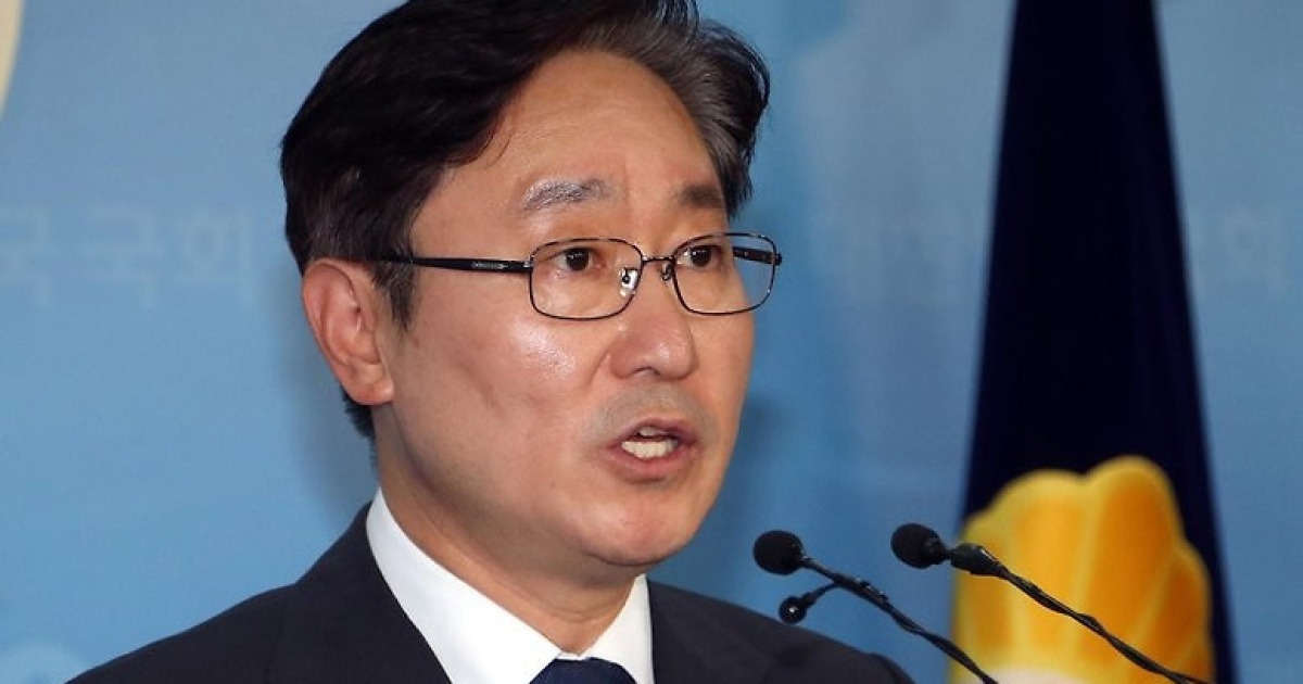 당 대표 출마 밝힌 박범계 수석대변인