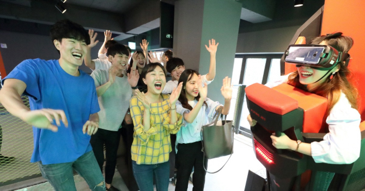 VR테마파크 'VRIGHT' 건대점 오픈..KT-GS리테일 투자