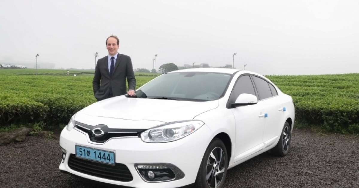 르노삼성, 주한프랑스 대사에 'SM3 Z.E' 의전차량 제공