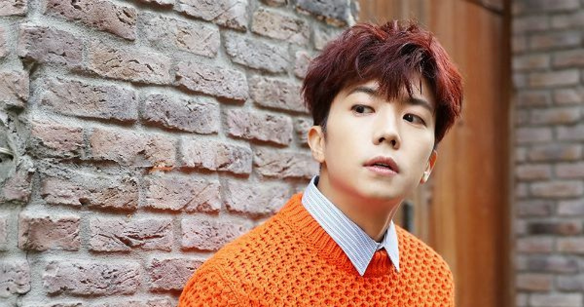 2PM's Wooyoung to begin military service