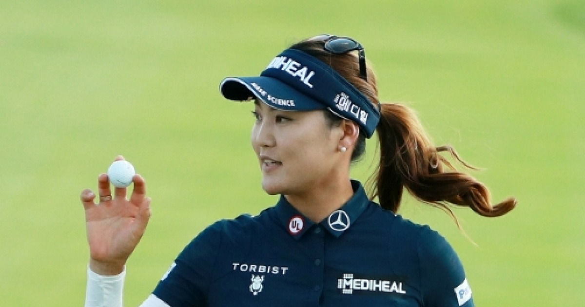 버디 퍼트를 성공시킨 유소연 [LPGA KPMG 여자 PGA챔피언십]