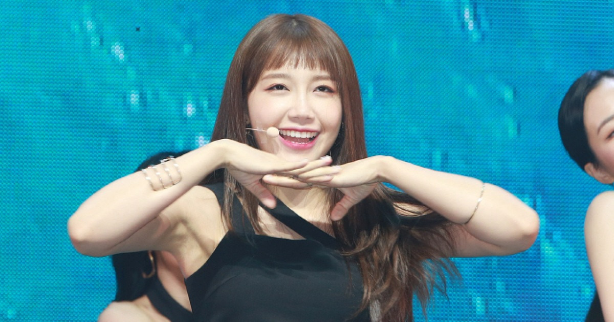 에이핑크(Apink) 정은지, '웃긴 꽃받침' (쇼케이스)