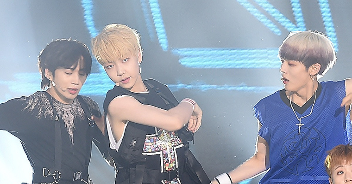 유앤비(UNB) 기중 '불타오르는 눈빛' (더쇼) [포토엔HD]