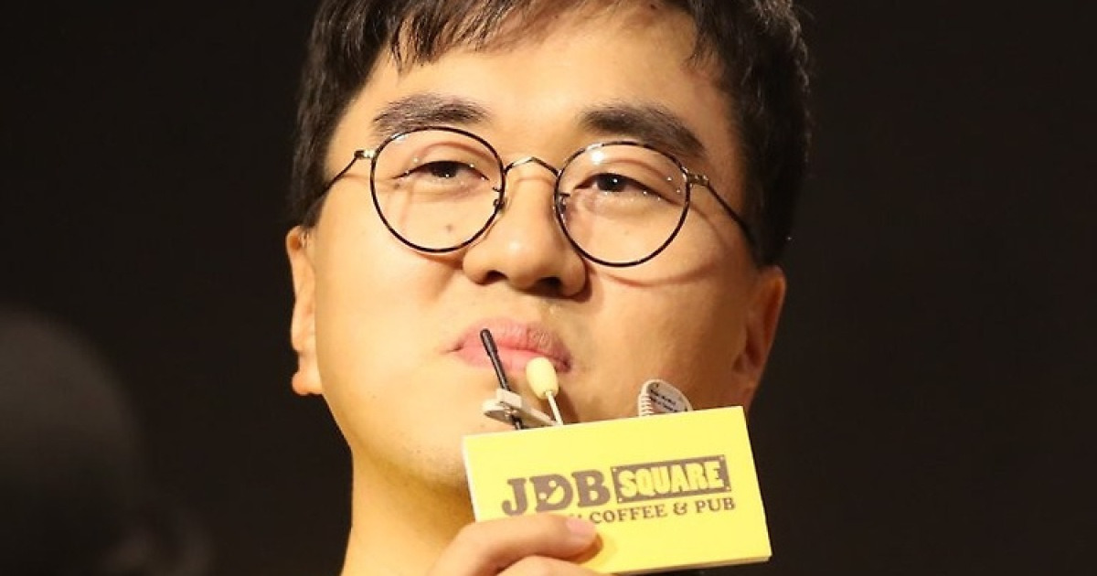 인사말하는 이강희 JDB엔터테인먼트 대표