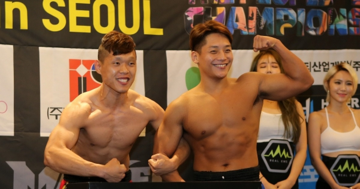 [S샷] [MAX FC 14] 윤태휘-김준화 '근육 자랑 한 번 할게요'