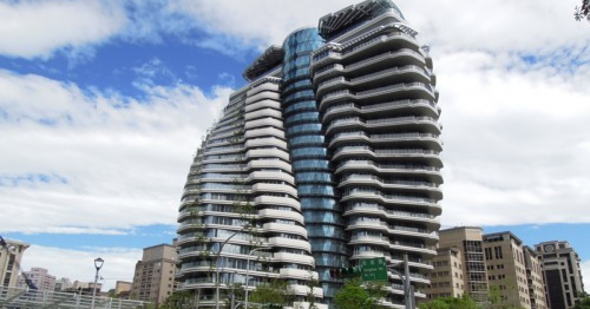 TAIWAN ARCHITECTURE TWISTED BUILDING