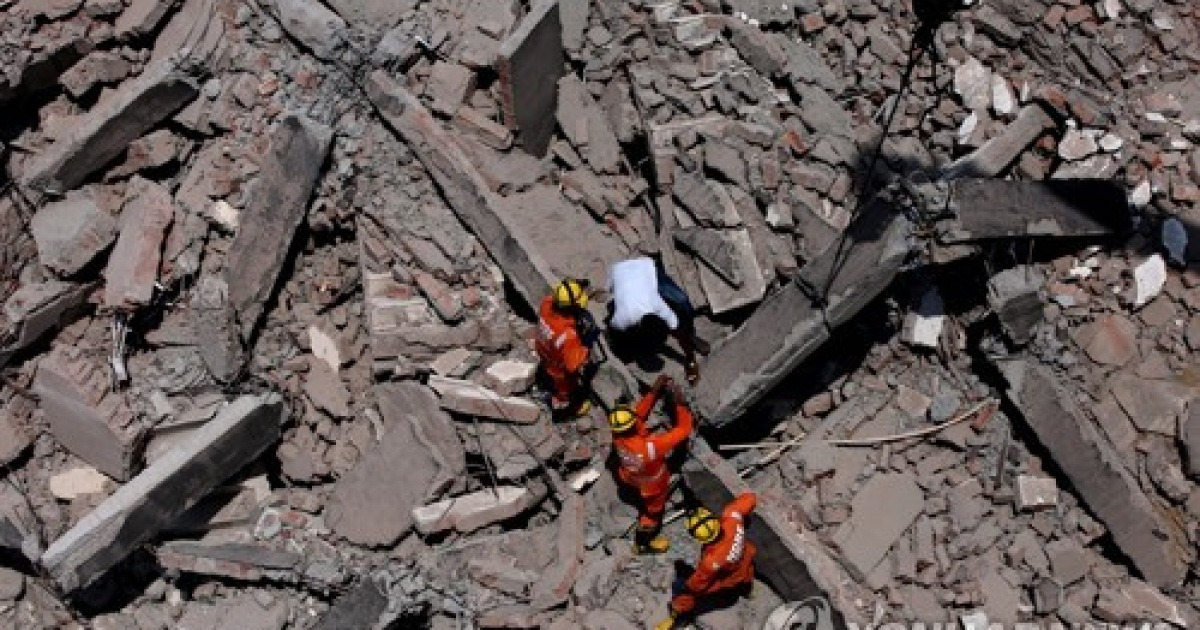 INDIA BUILDING COLLAPSE