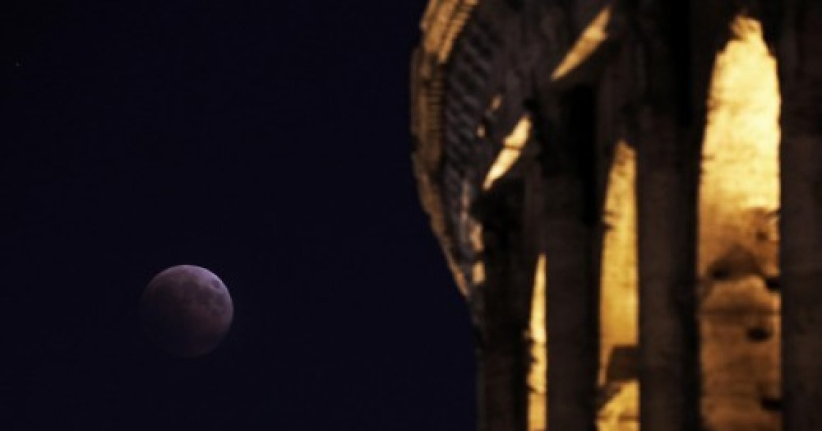 ITALY LUNAR ECLIPSE