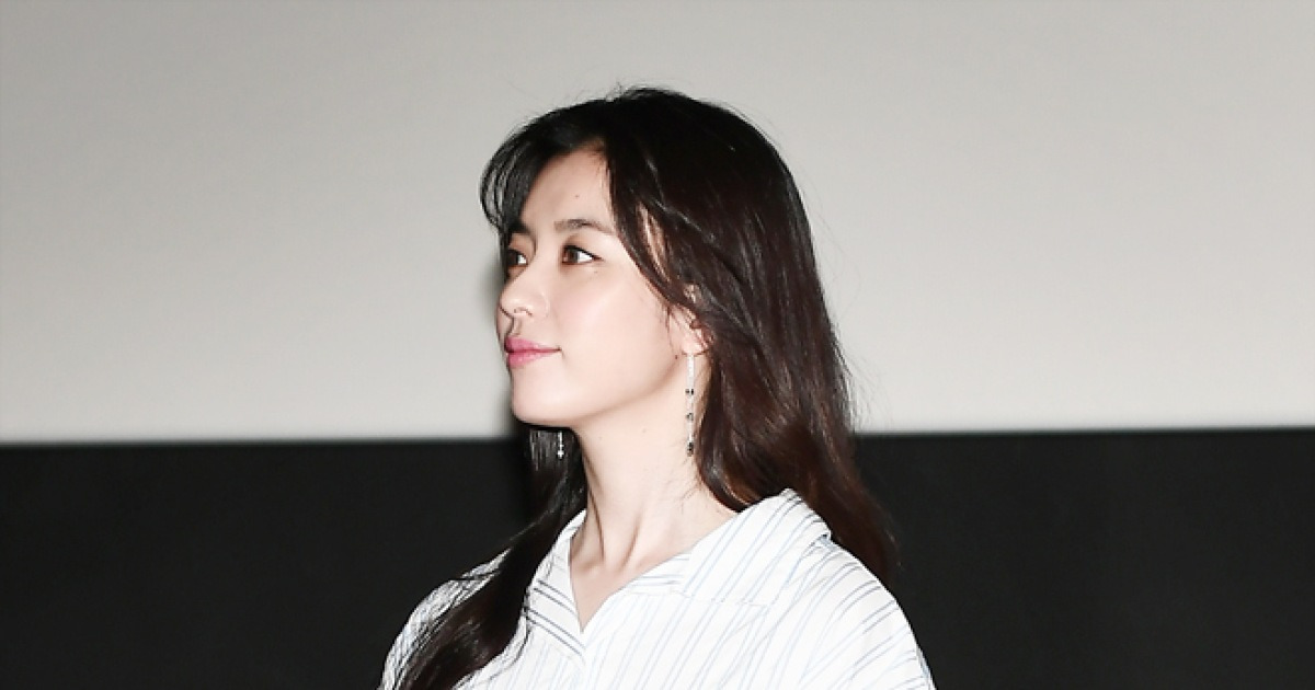 한효주 무대인사를 극장화보로 외모 인랑 무대인사 [포토엔hd]