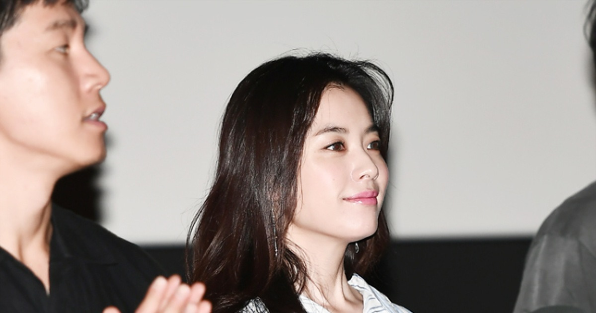 한효주 기분 좋아지는 상큼한 미소 인랑 무대인사 [포토엔hd]