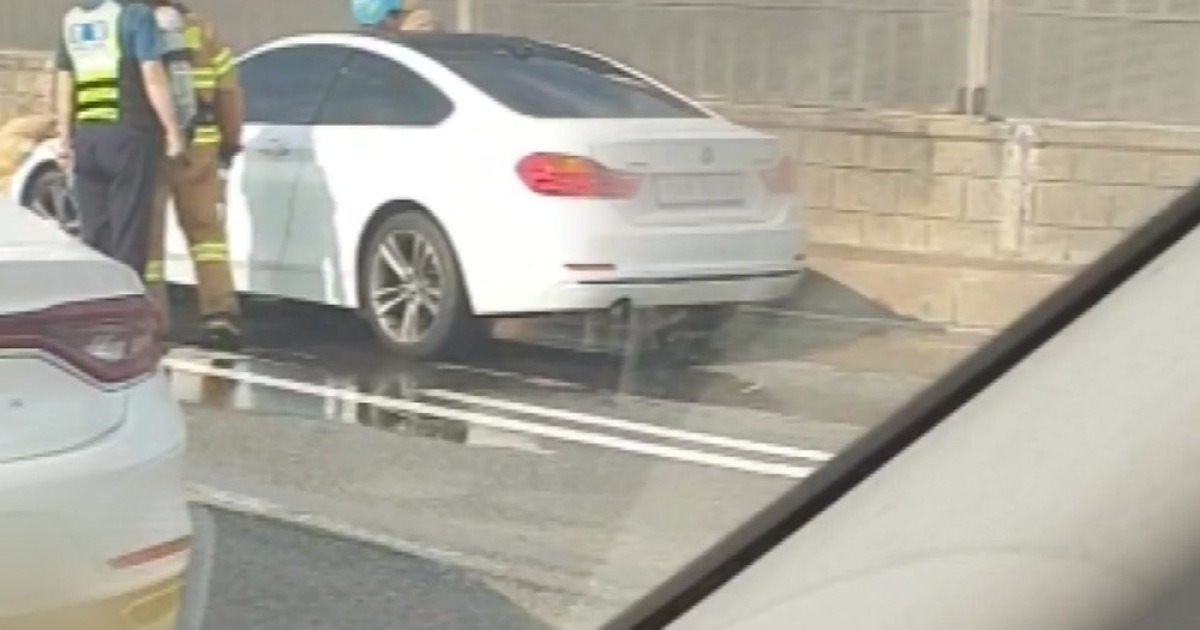경인고속도로서 BMW 차량 또 화재