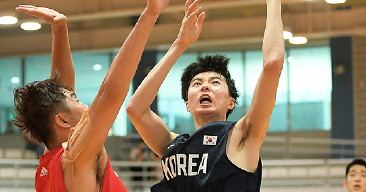 [JB포토] 골밑 공격하는 U18 이현중