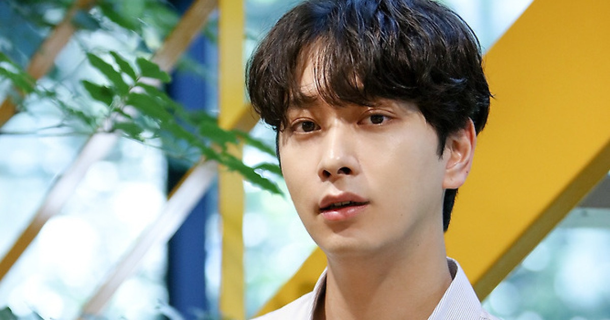 [인터뷰②]2PM 황찬성 "JYP 재계약 이유? 정·신뢰 그리고 구내식당"