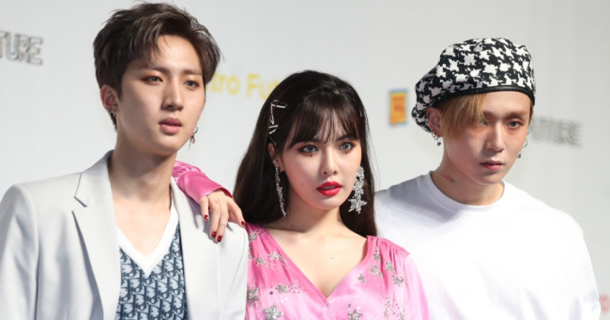 Agency denies snowballing rumors of HyunA dating E'Dawn