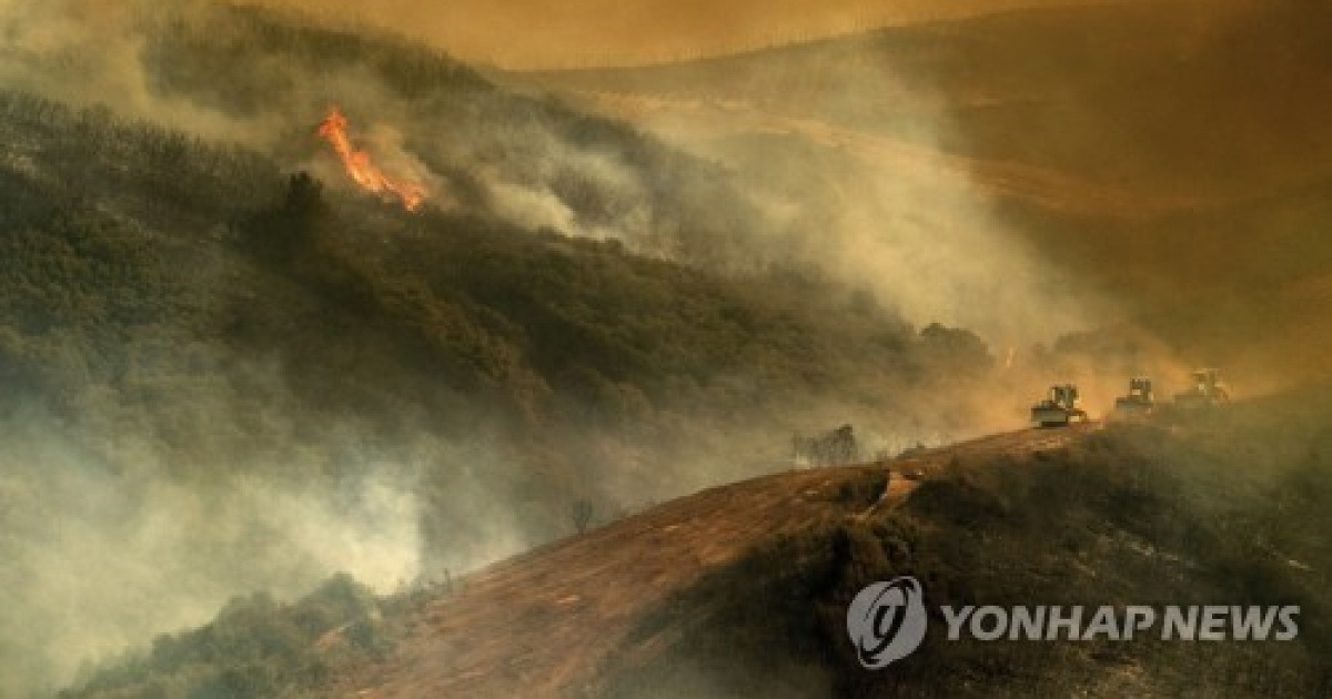APTOPIX California Wildfires Bulldozer Dangers