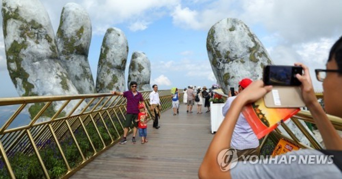 VIETNAM GOLDEN BRIDGE
