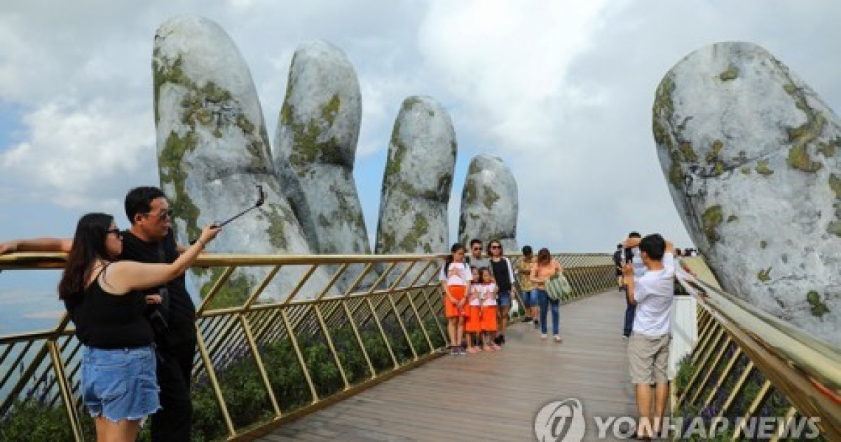 VIETNAM GOLDEN BRIDGE