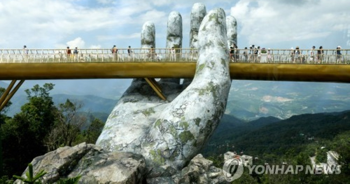 VIETNAM GOLDEN BRIDGE