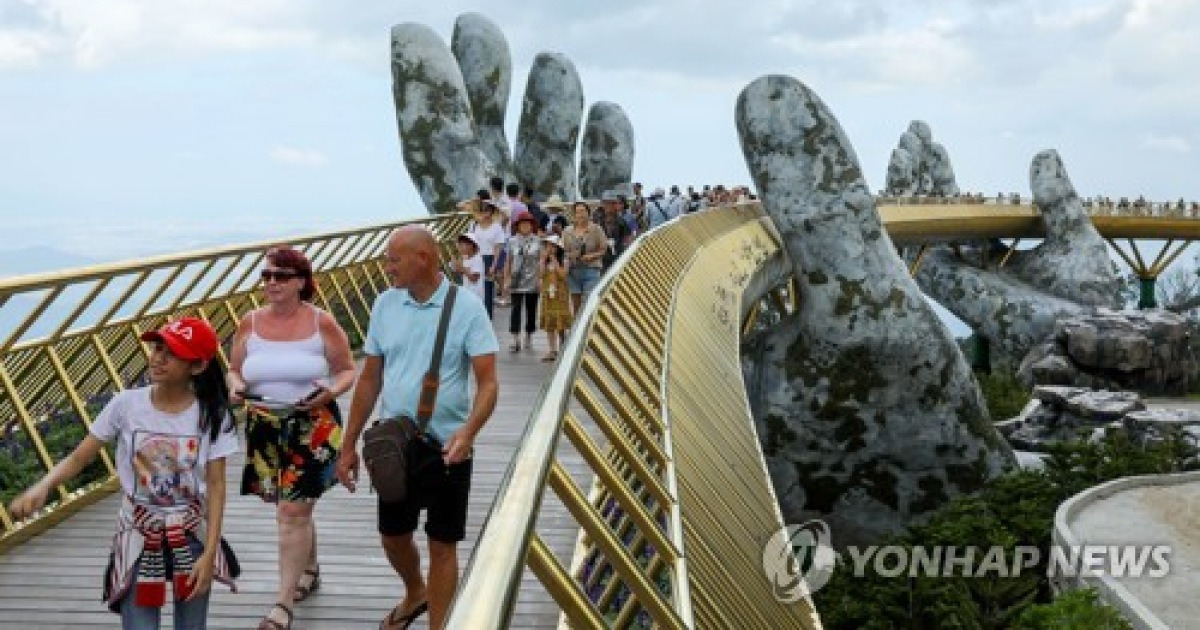 VIETNAM GOLDEN BRIDGE