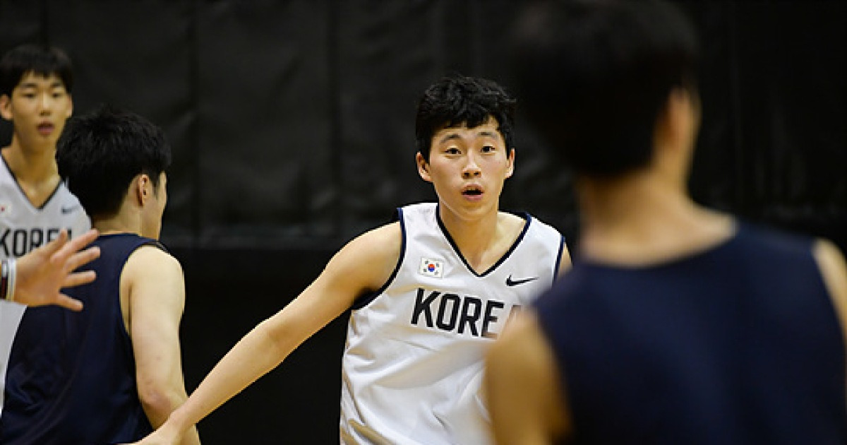 [JB포토] 훈련 진행하는 U18 문가온