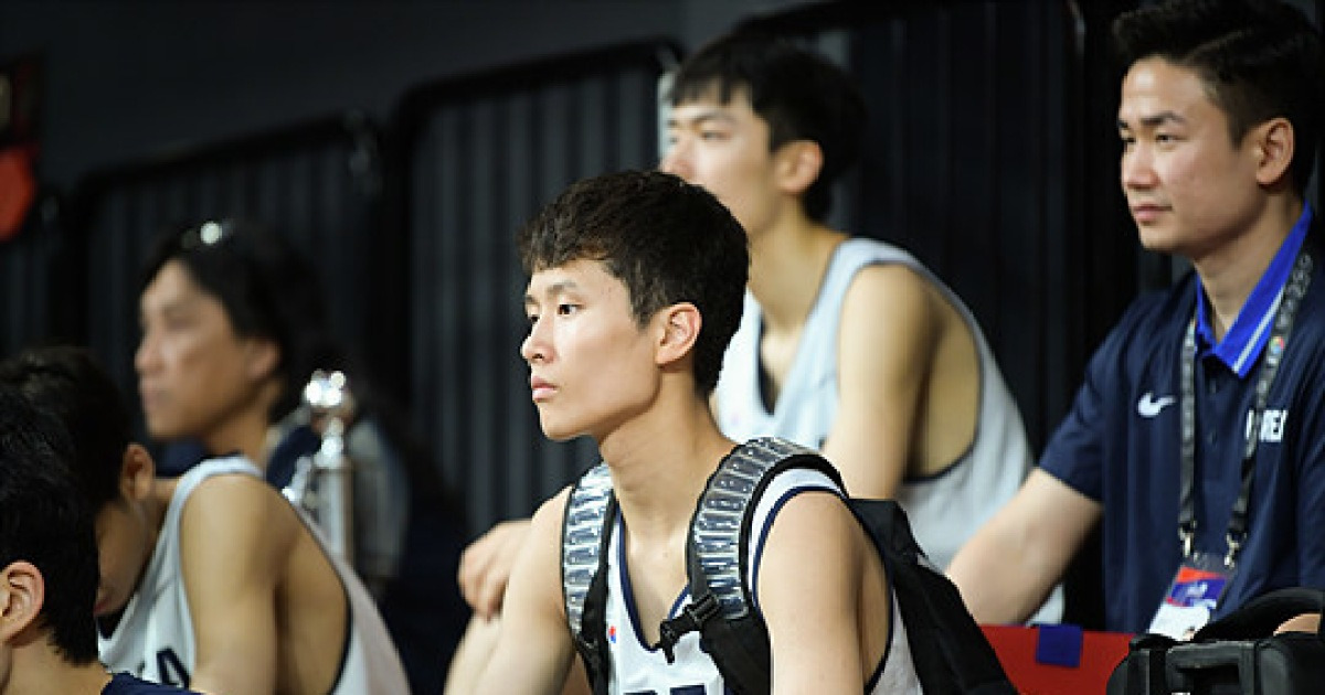 [JB포토] 필리핀 전력 파악하는 U18 남자농구대표팀