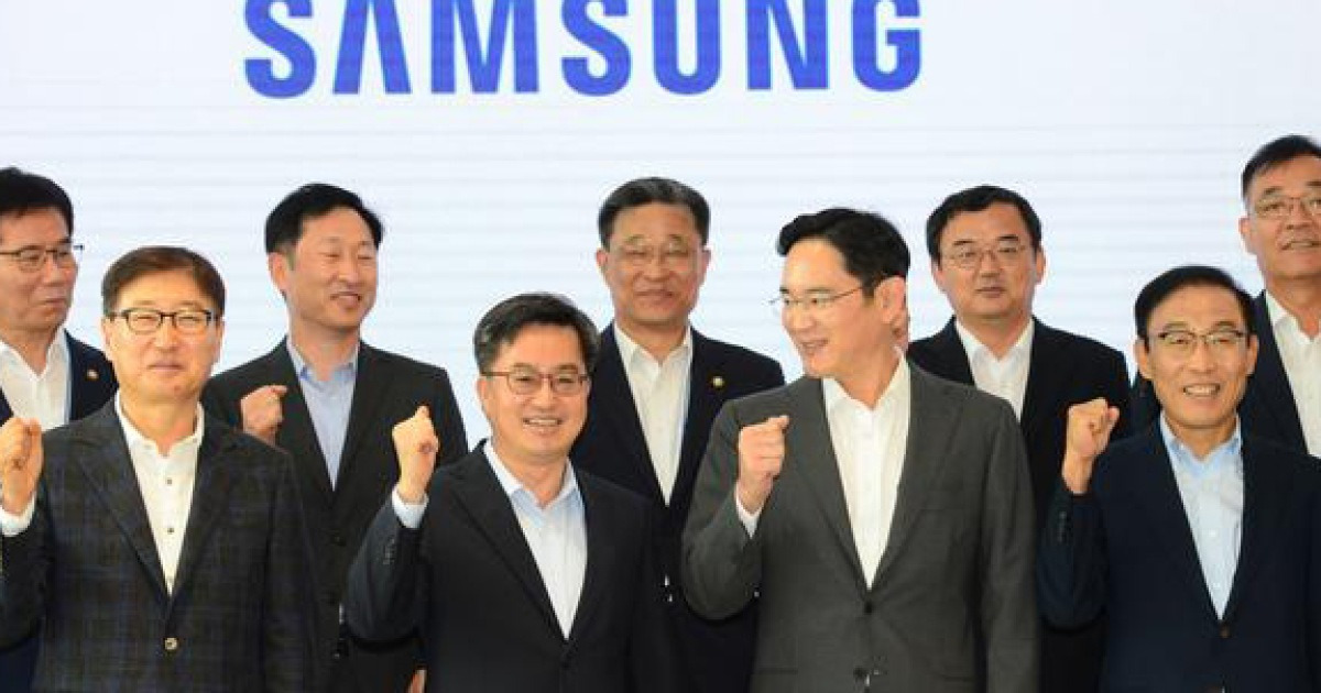 Deputy PM and Samsung vice chair Jay Y. Lee discuss innovation