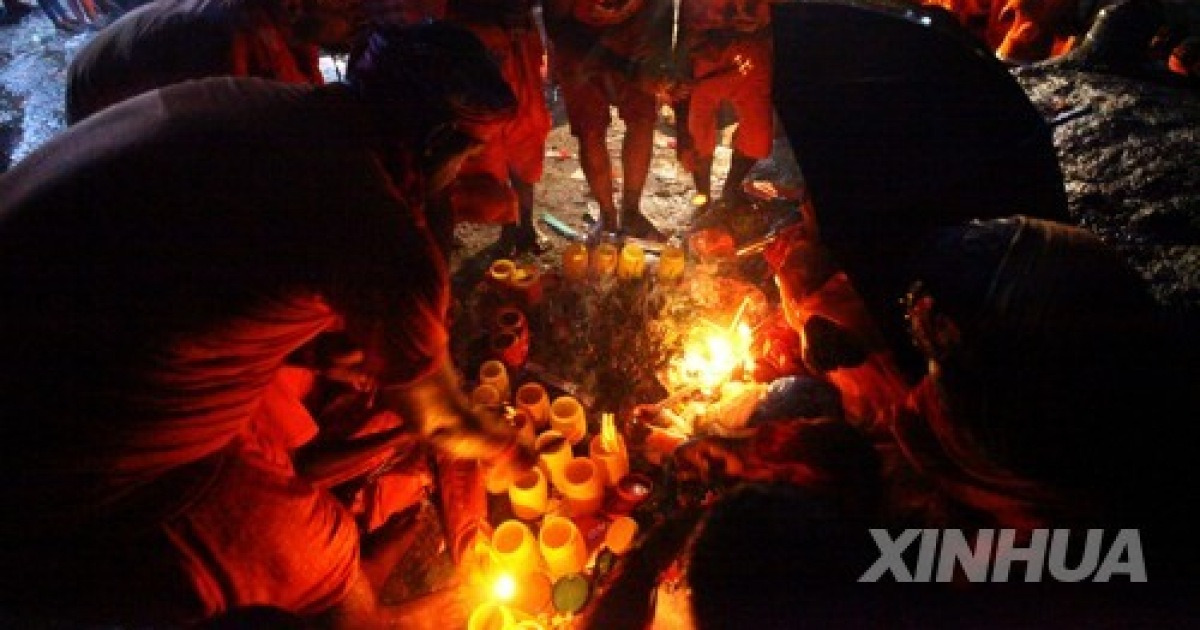 NEPAL-KATHMANDU-CULTURE-BOL BOM PILGRIMAGE