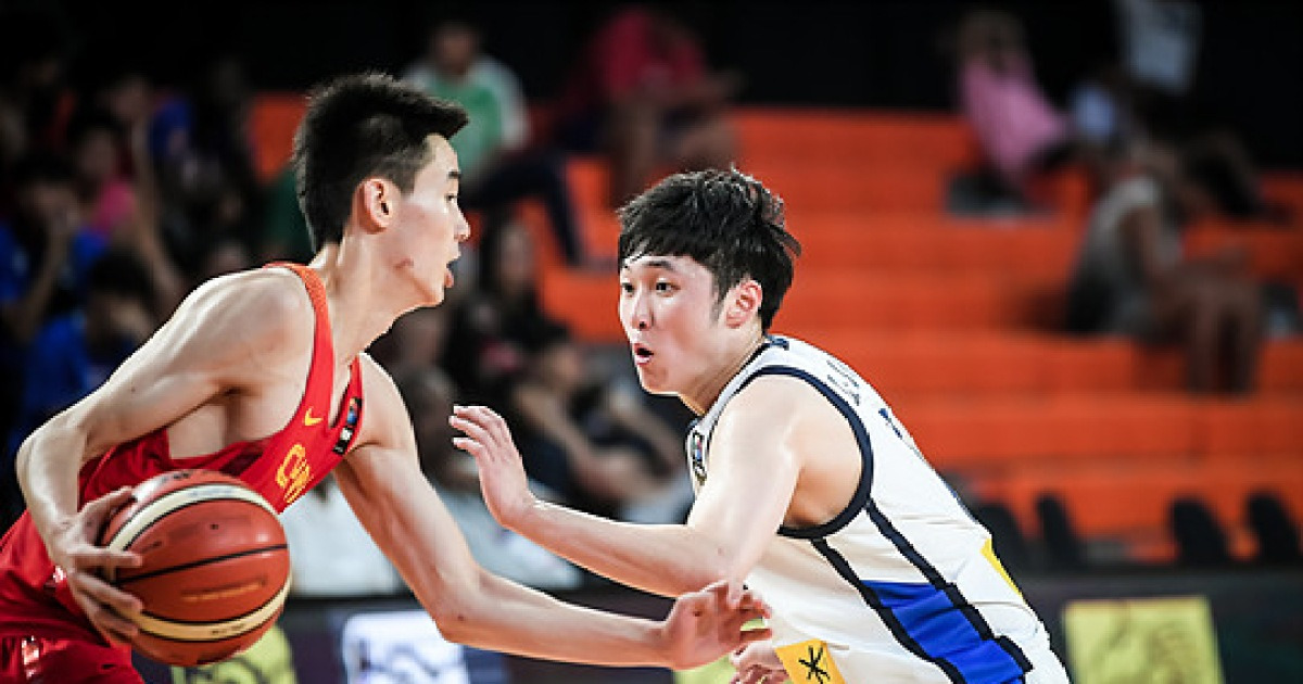 [JB포토] U18 백지웅 '악착같은 밀착수비'