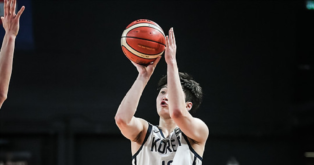 [JB포토] U18 주장 백지웅 '3점슛 적중'