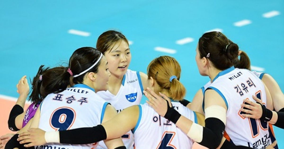 [KOVO컵] '이소영 맹활약' GS칼텍스, IBK기업은행 꺾고 4강 안착