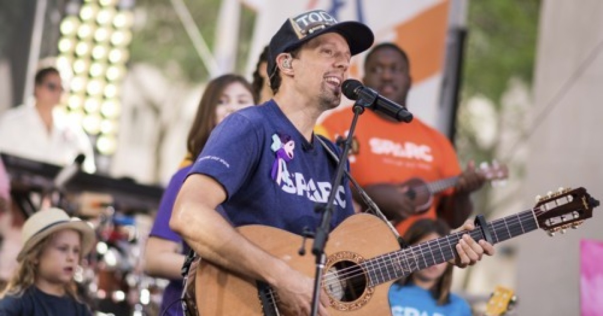 Jason Mraz Performs on NBC's Today Show