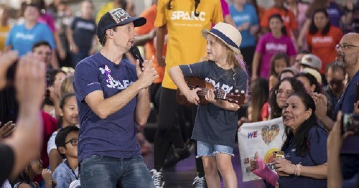 Jason Mraz Performs on NBC's Today Show