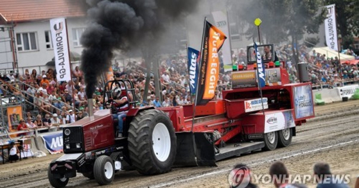 HUNGARY TRACTOR PULLING CONTEST