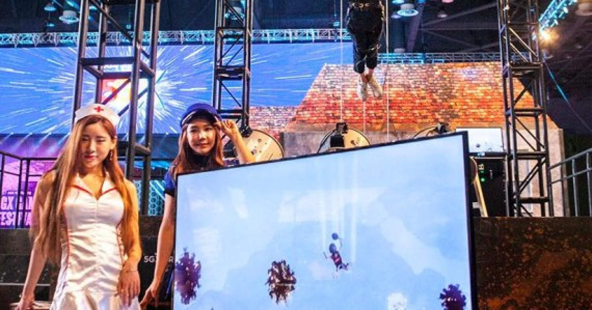 VR 쓰고 아찔한 고공낙하..SKT 5G 시대 게임 모습 제시