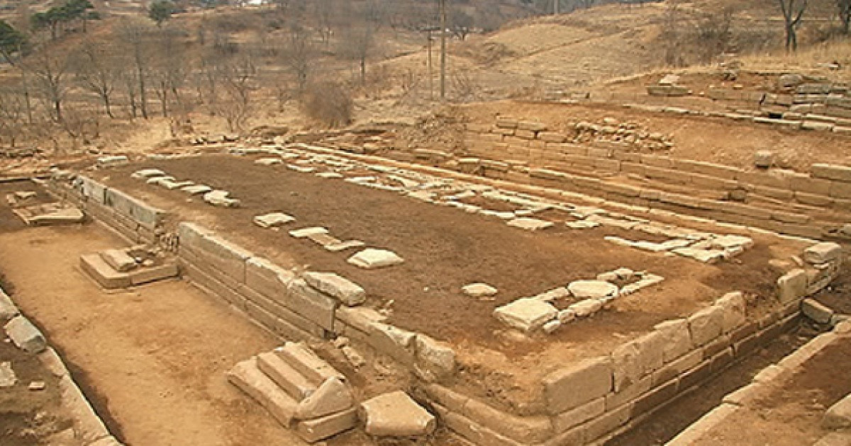 Koreas may finally study same pages of history via Manwoldae dig