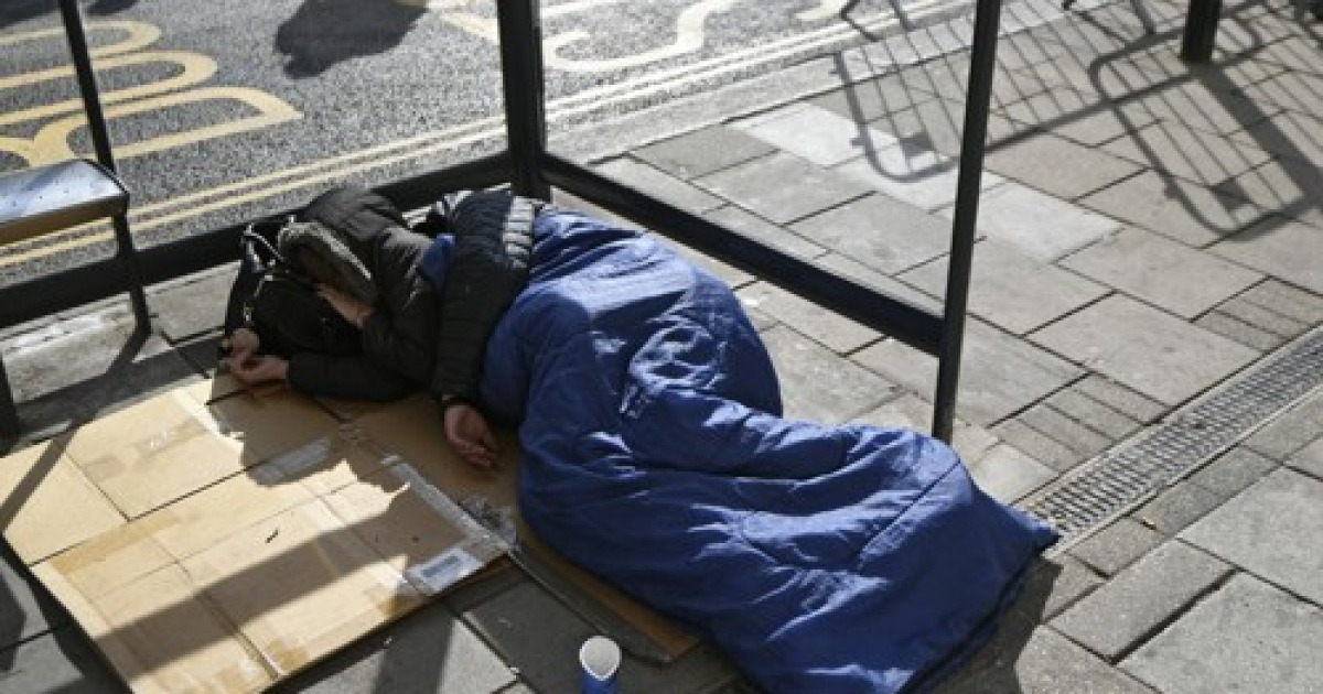 (FILE) BRITAIN HOMELESSNESS GOVERNMENT