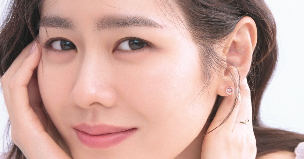 신제품 출시하는 18K목걸이 가네시, 새 뮤즈 손예진 화보찰영 진행