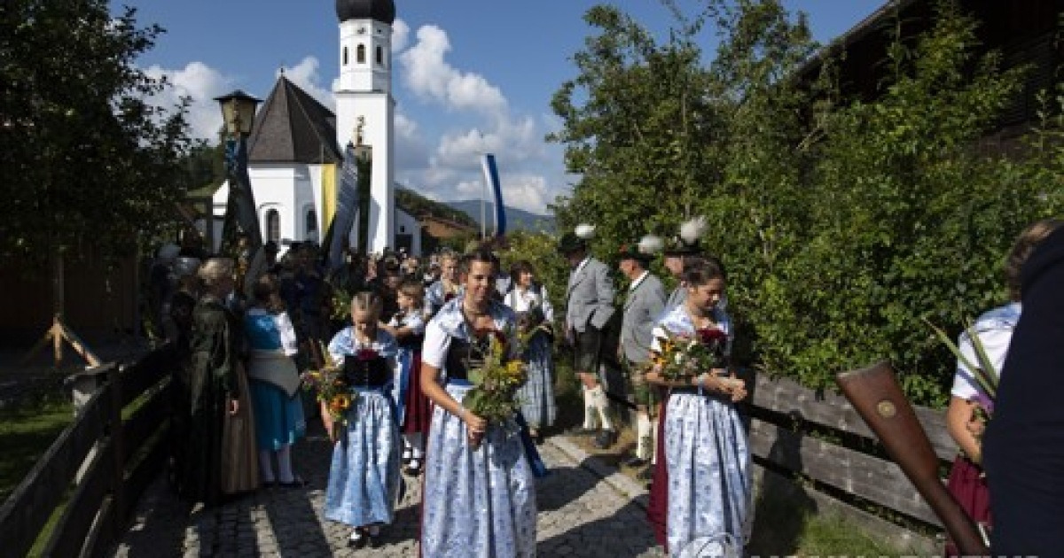 GERMANY RELIGION BELIEF