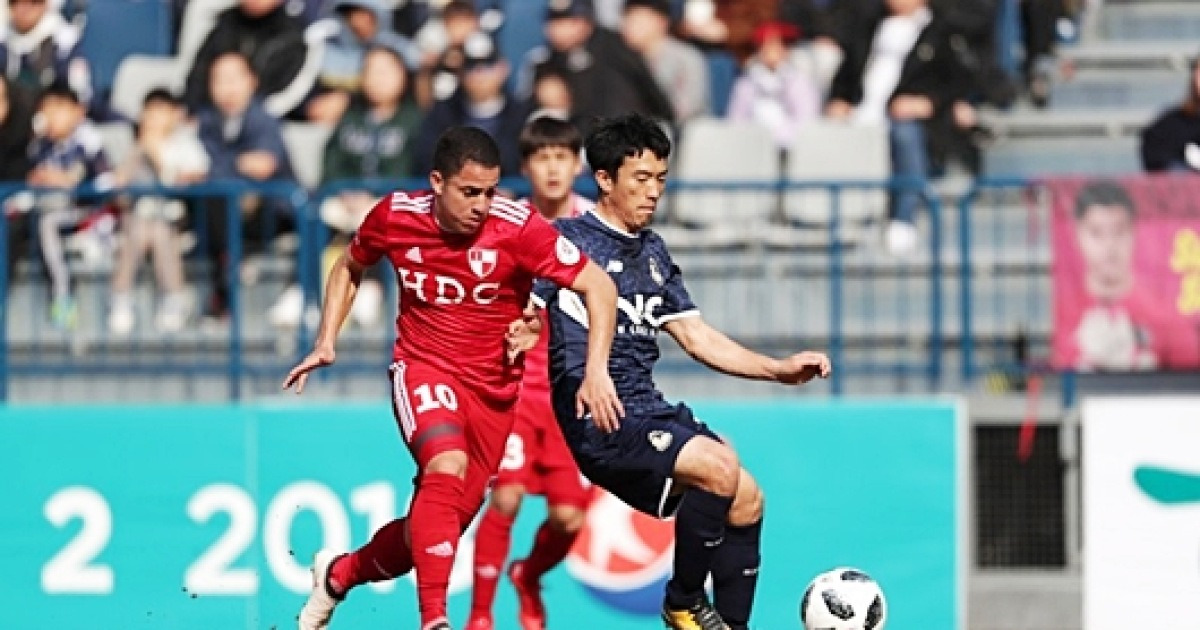 '물오른 왼발' 부산 호물로, K리그2 23R MVP 선정