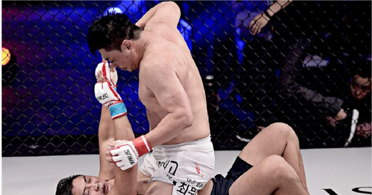 '48세 파이터' 최무배, 로드FC서 中선수에 1R TKO승