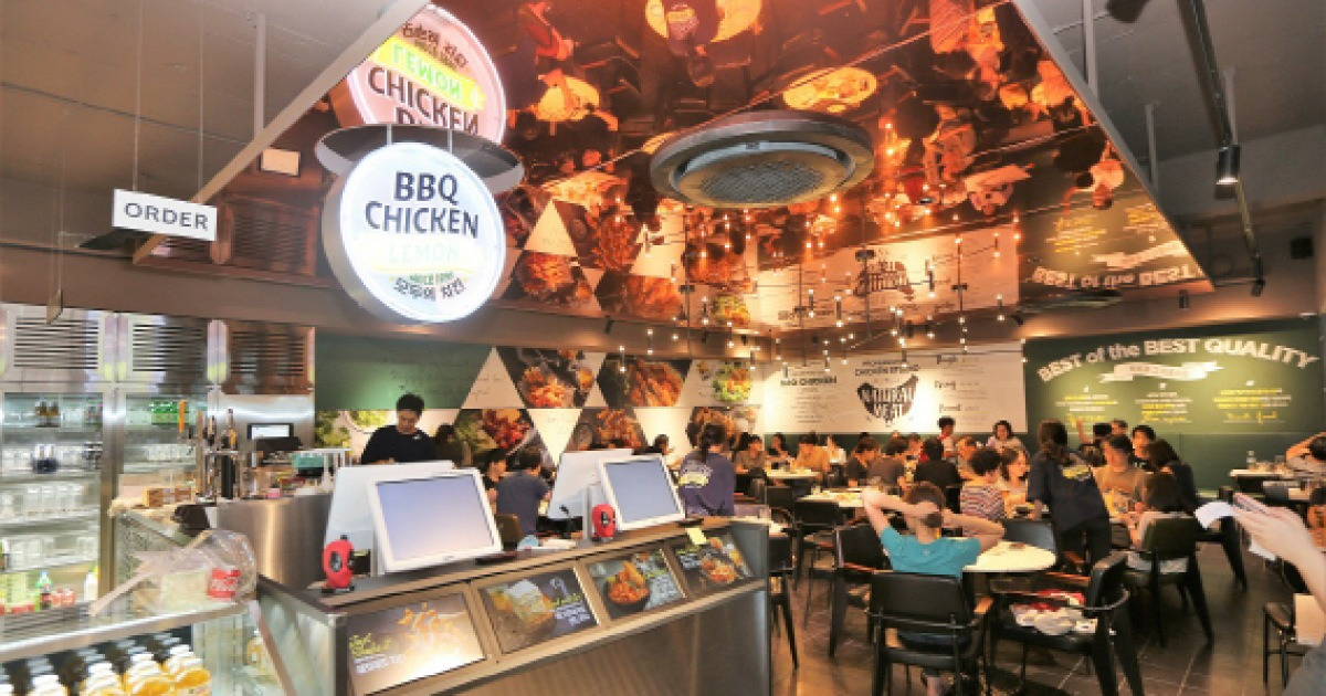 매장 어디서든 'SNS 인생샷'..신개념 매장 'BBQ 치킨 레몬' 오픈